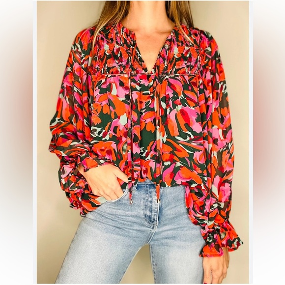 entro | Tops | Nwt Entro Keep An Eye Out Hunter Green Ditsy Floral ...